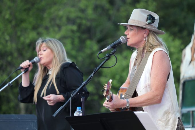 Live Country Music Entertainment - Nashville North USA